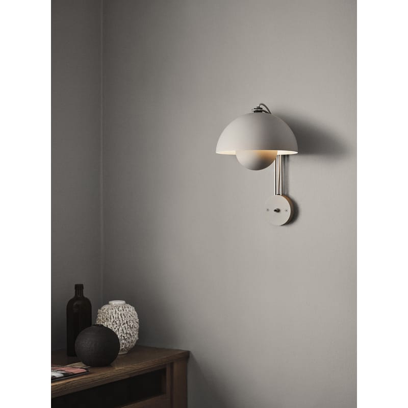 &tradition Flowerpot VP8 Wall light with plug - mat white | Made In ...