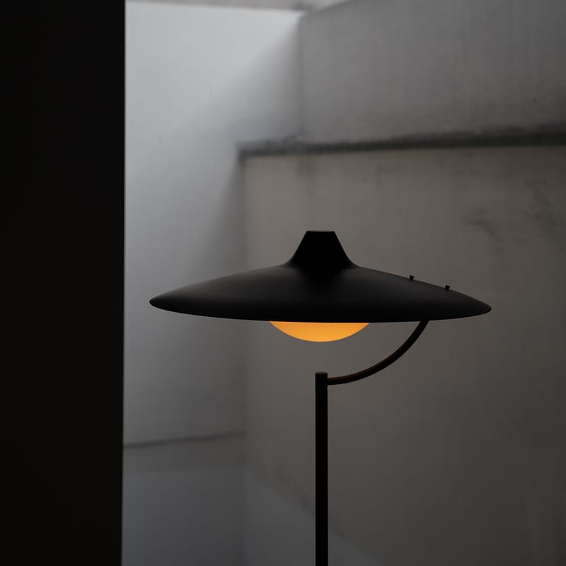 Lampadaire Biny LED DCW éditions - noir | Made In Design