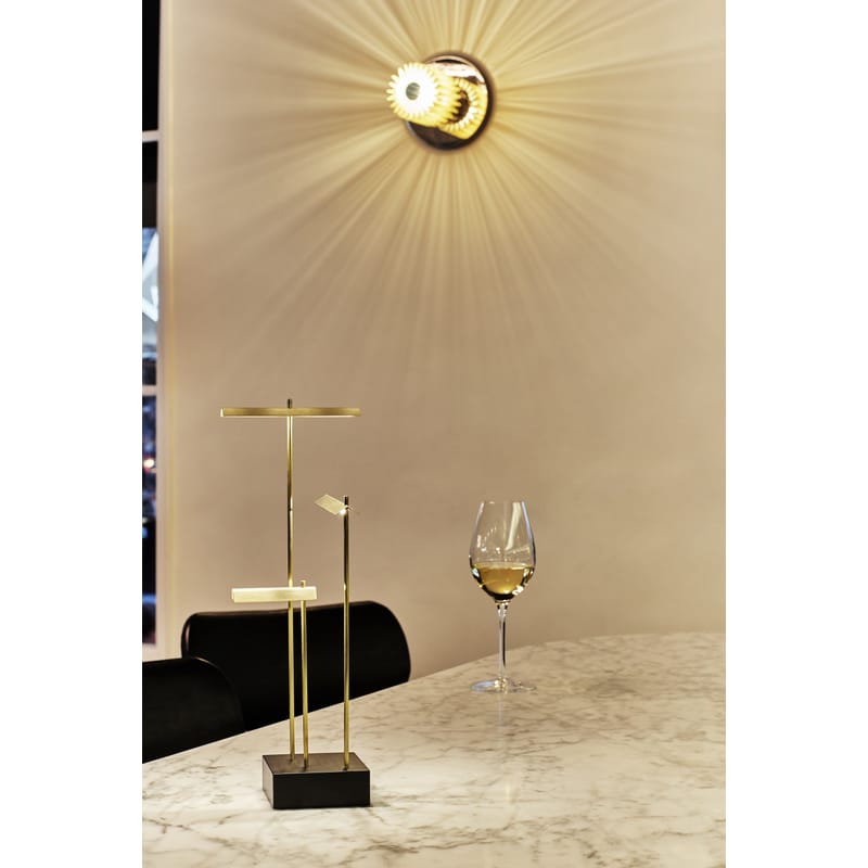 Lampe sans fil rechargeable Knokke LED DCW éditions - or métal | Made ...