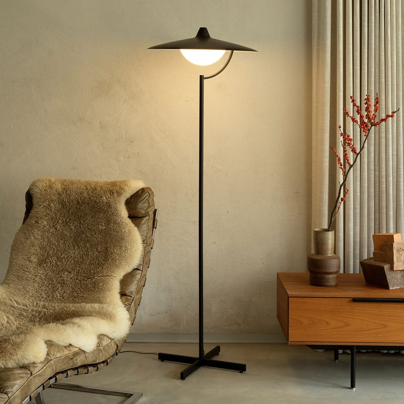 Lampadaire Biny LED DCW éditions - noir | Made In Design