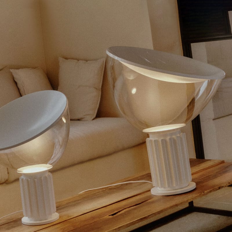 Tischleuchte Taccia LED (1962) von Flos - transparent weiß mattiert ...