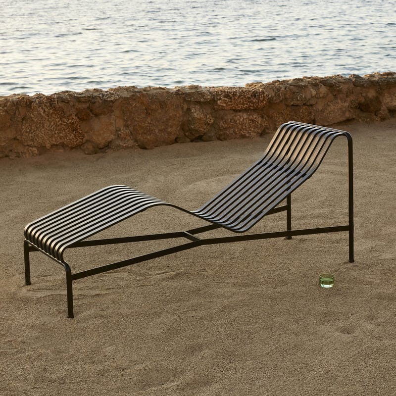 Feststehender Liegestuhl Palissade von Hay - oxidrot | Made In Design