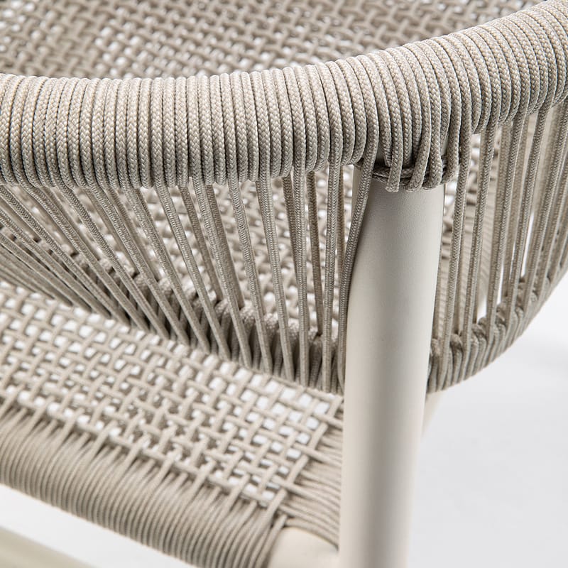 Fauteuil empilable Kilt Ethimo - beige | Made In Design