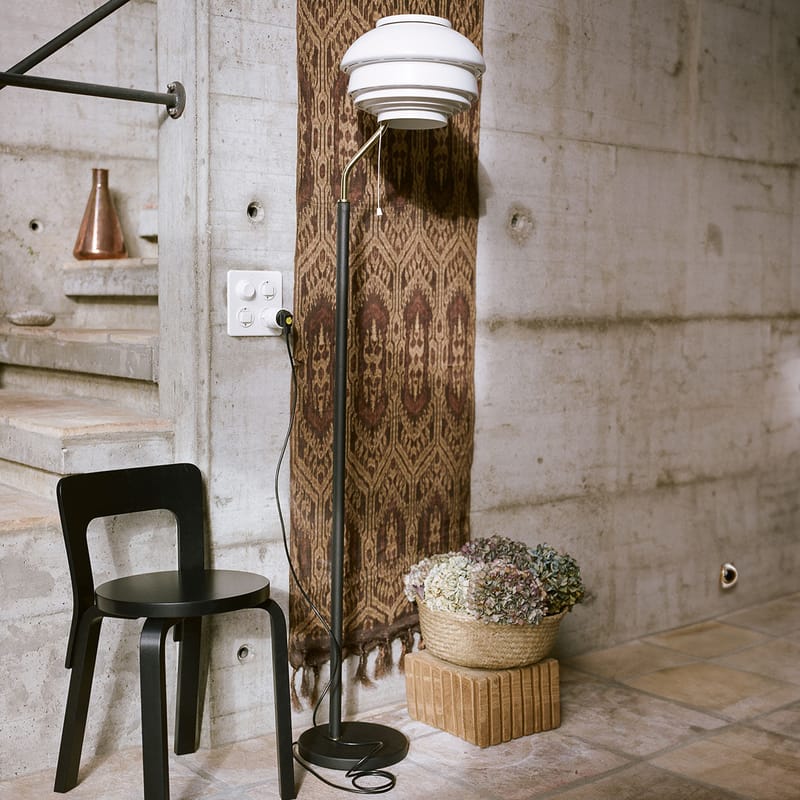 ARTEK A808 Floor lamp - white black | Made In Design UK