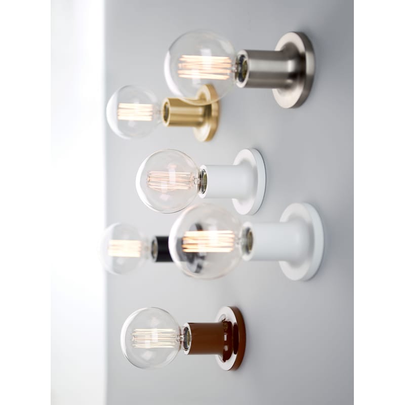 Wandleuchte Punt von Carpyen - satin gold | Made In Design