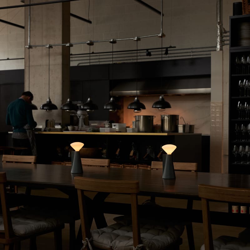 Lampe sans fil rechargeable Mantle TALA - noir | Made In Design