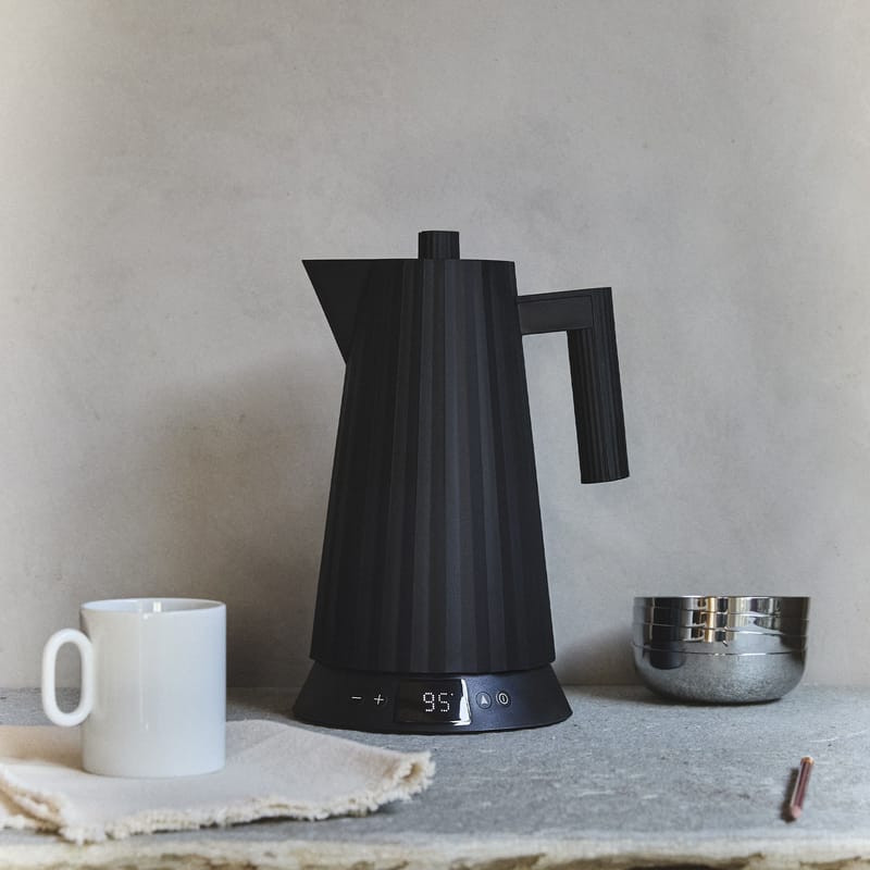 Alessi Plissé Electric kettle - black | Made In Design UK