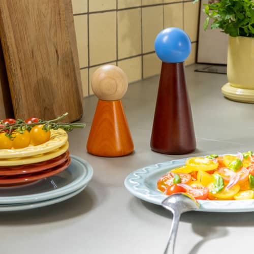 Spice mill Halma Large & klevering / H 21 cm - Red - Wood | Made In Design