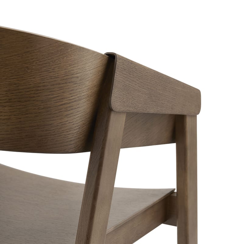 Sessel Cover von Muuto - holz dunkel | Made In Design