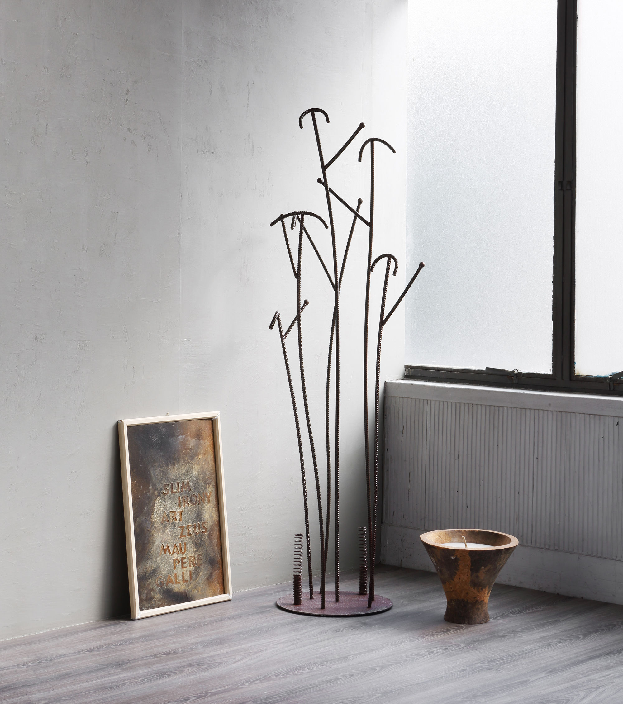 Zeus Irony Tree Standing coat rack rusty Made In Design UK